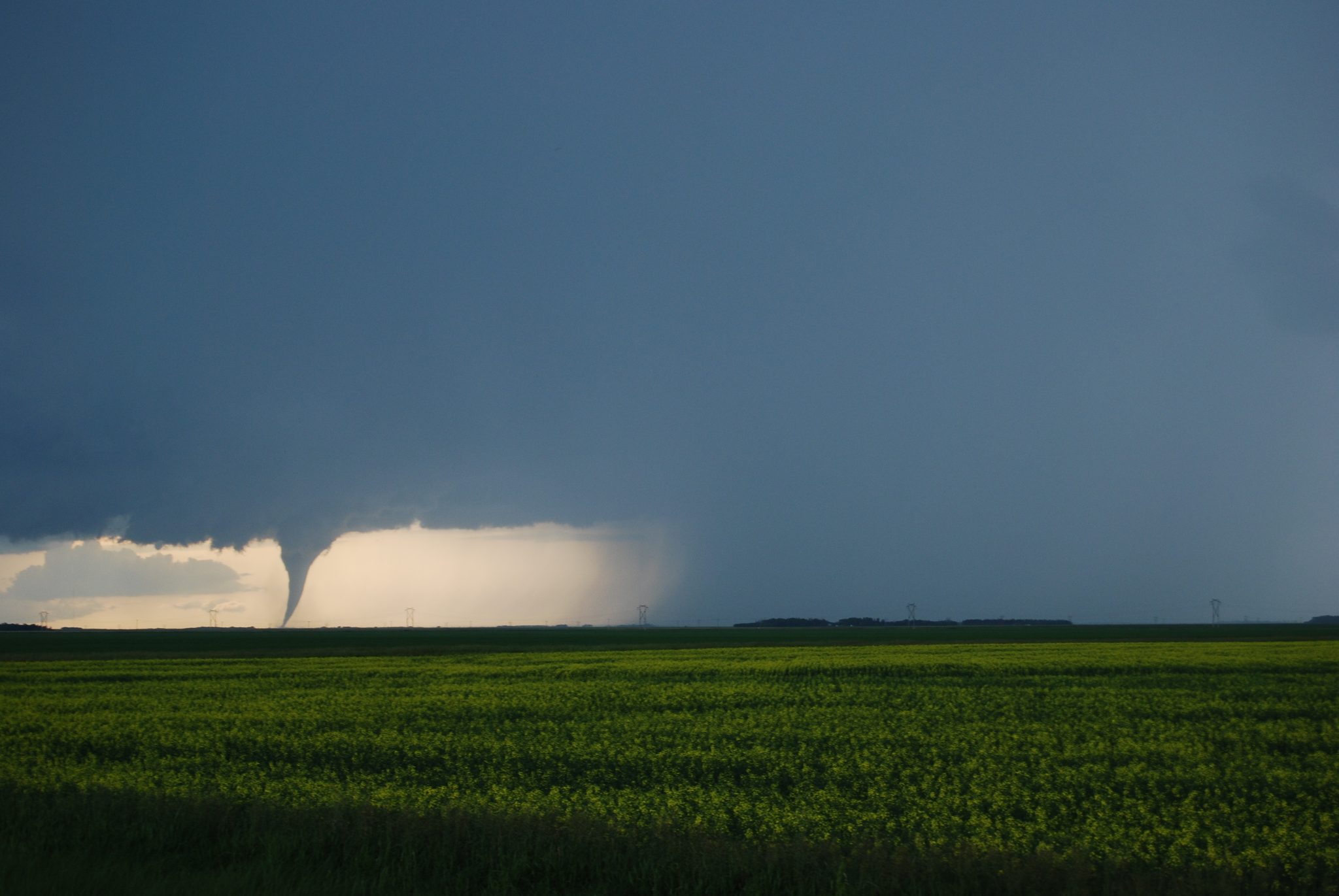 Oakville, MB F3 Tornado of June 22, 2007 — Highways & Hailstones