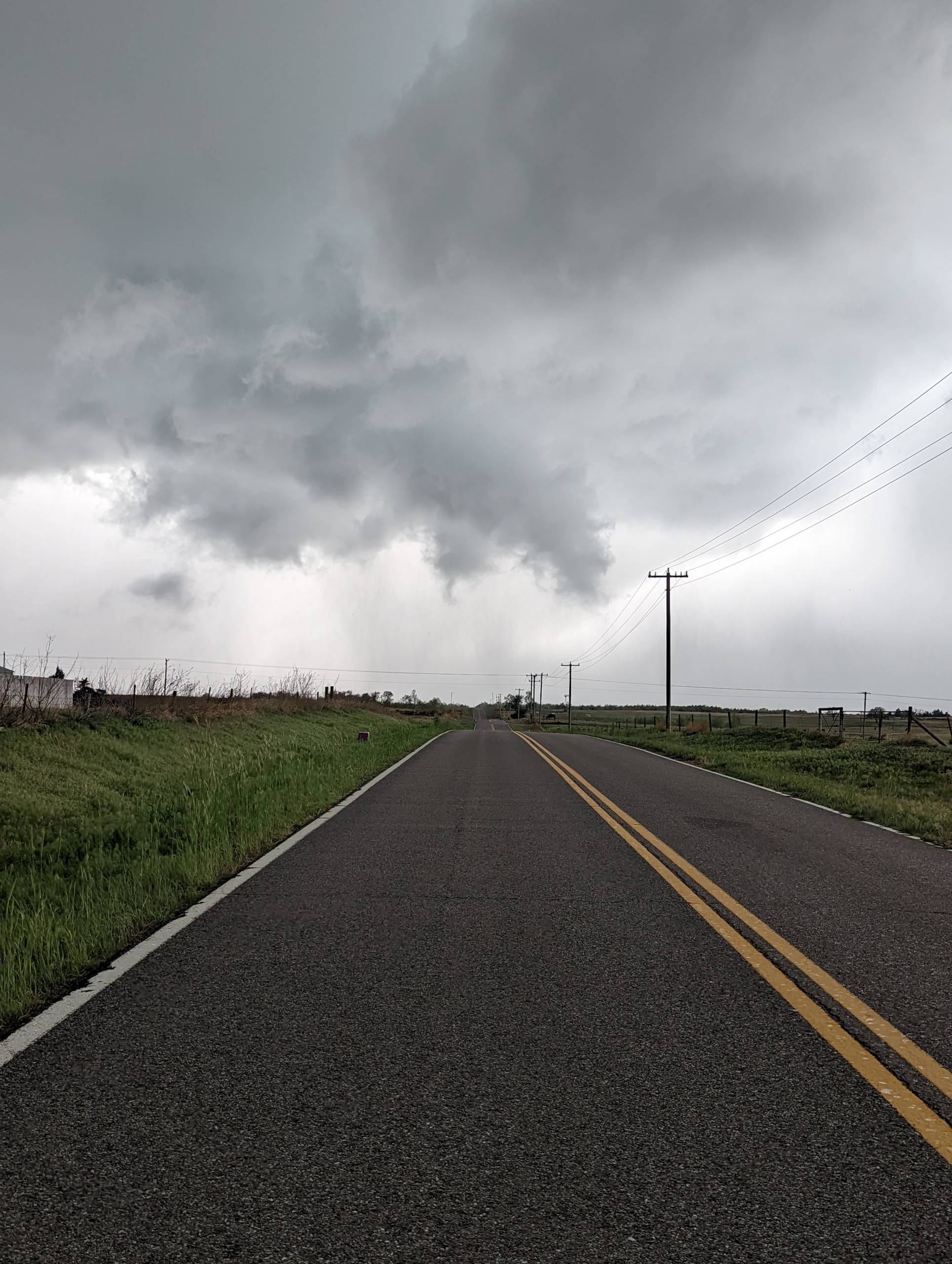 Tornado-warned storms near Stillwater, Oklahoma - April 23, 2022 ...