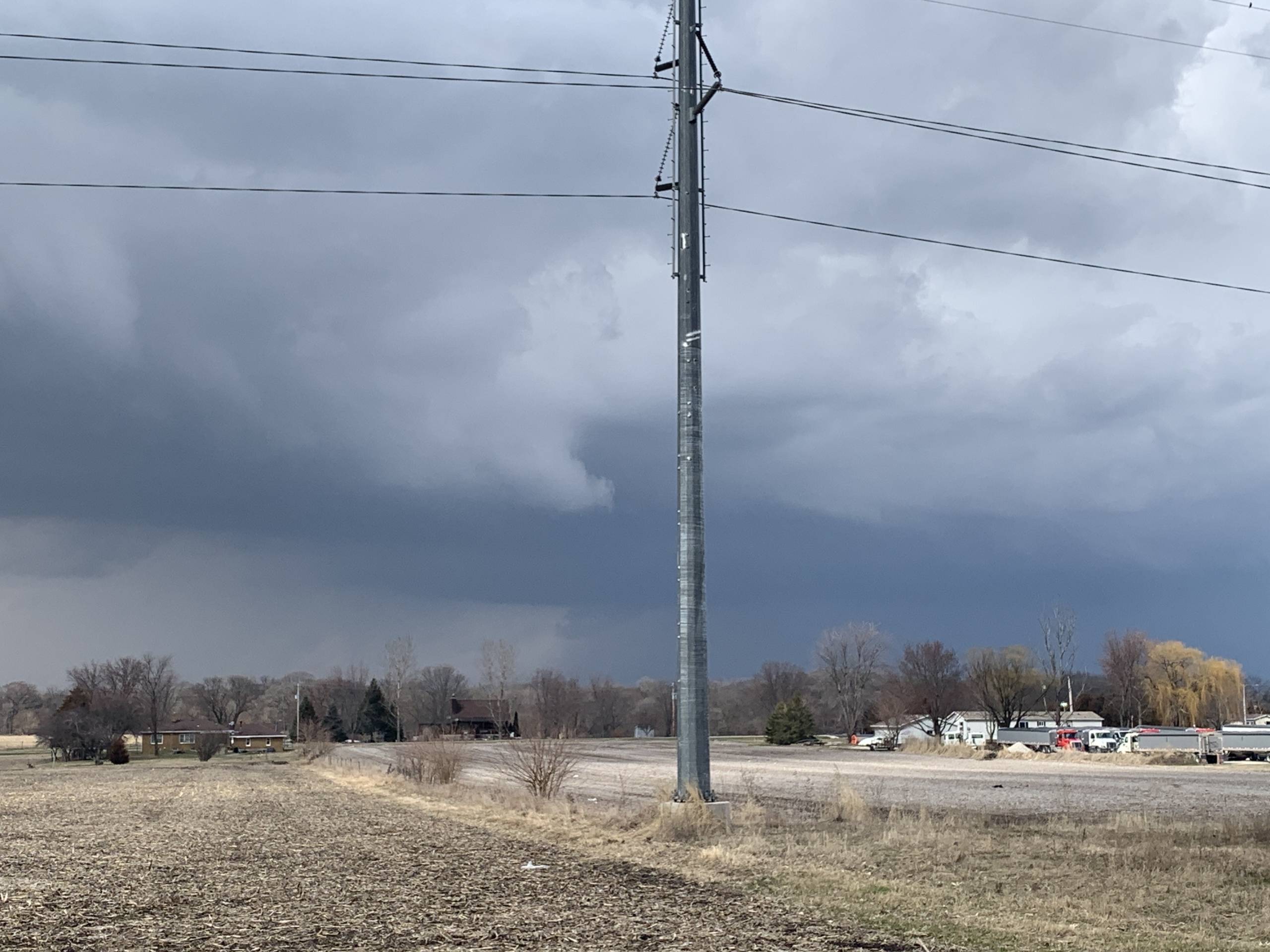 Low topped supercells/multi cells in Northeast Illinois — Andrew ...
