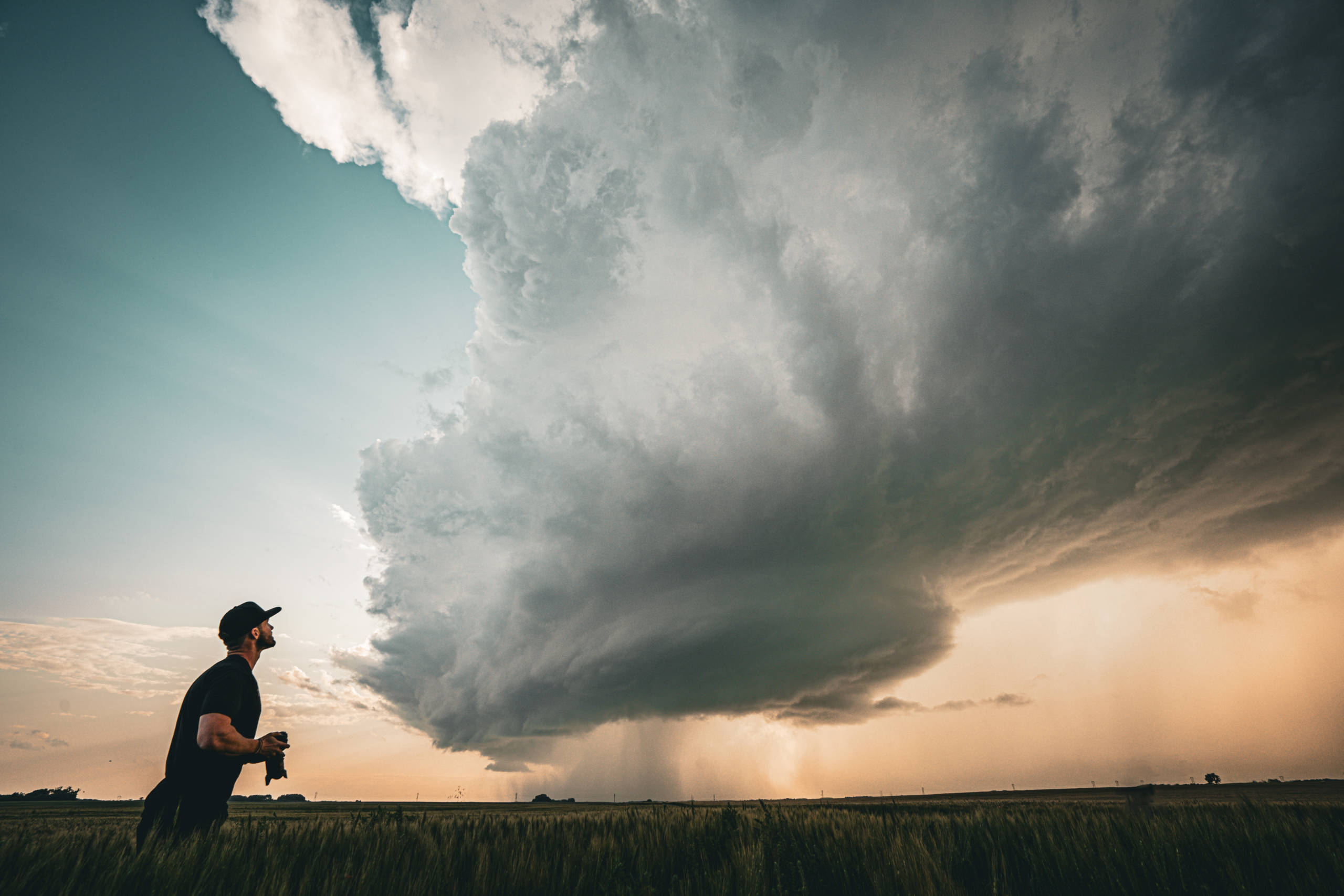 Epic Structure in Manitoba! — Ricky Forbes — Highways & Hailstones